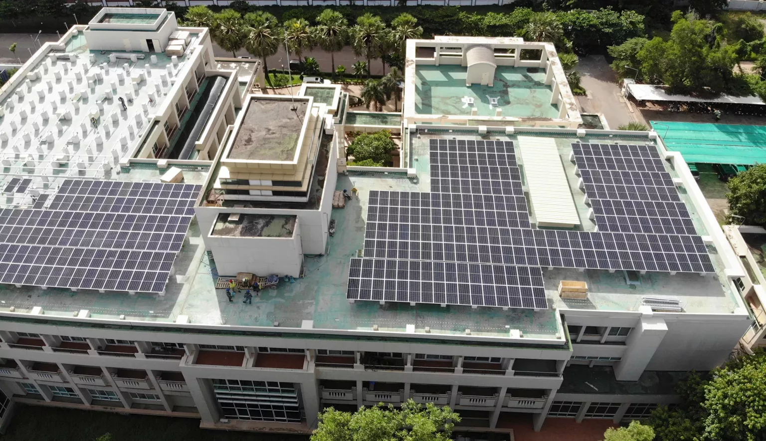 Total Solar Distributed Generation : Leading the Solar Charge